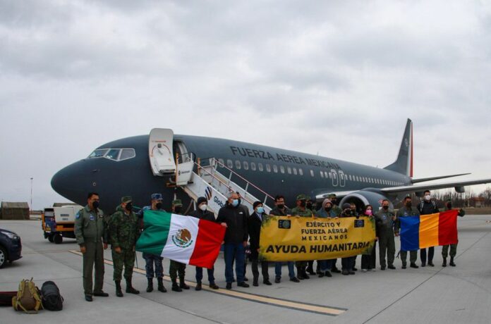 El primer avión de la Fuerza Aérea aterriza en Rumanía para la repatriación de mexicanos ...