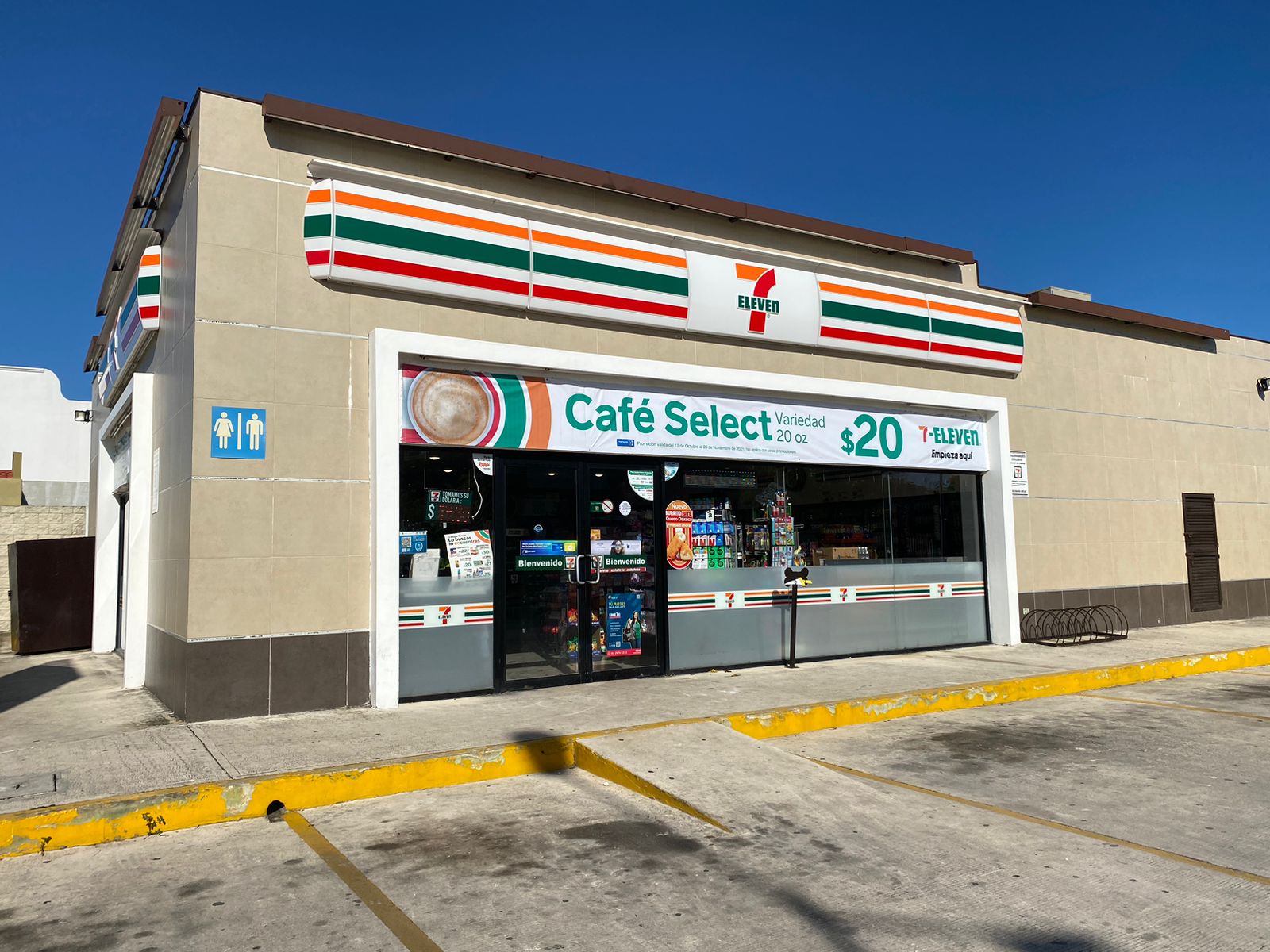 Sujetos amarran a empleados de Seven Eleven y roban caja fuerte de ...
