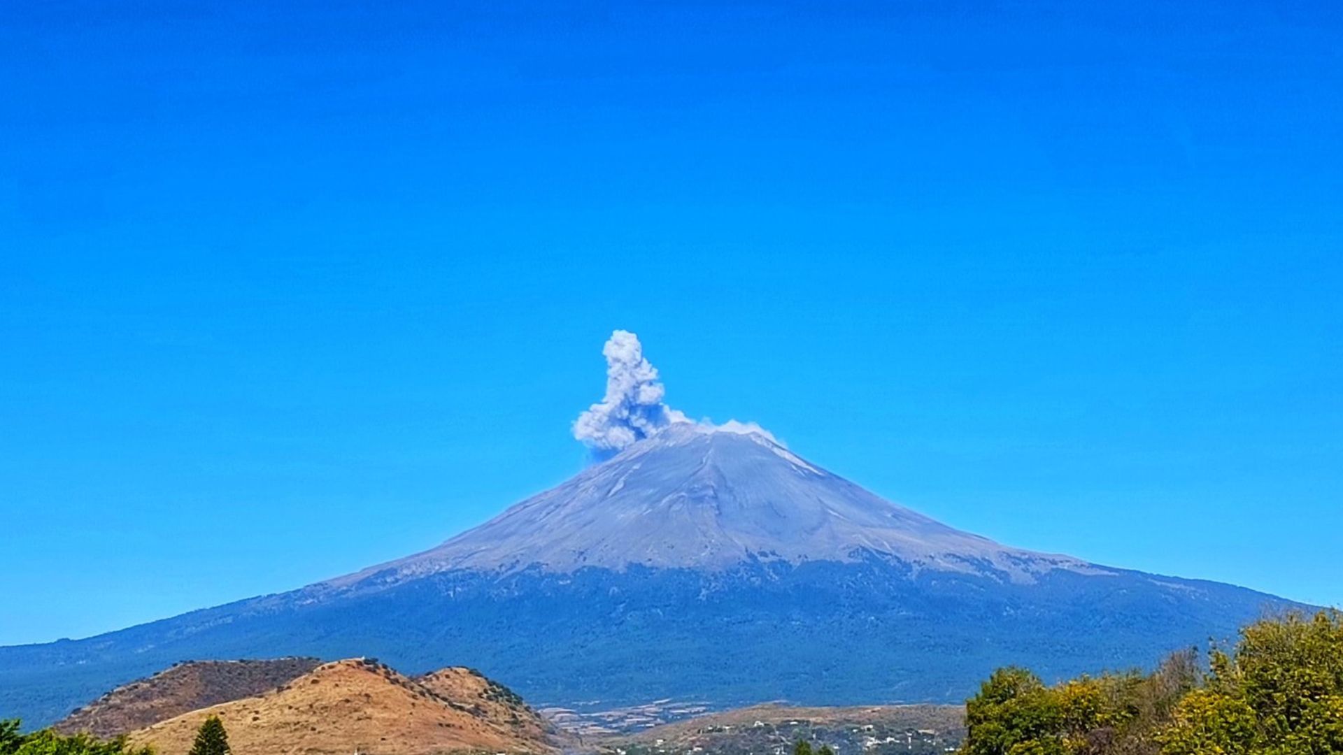 VIDEO: Volcán Popocatépetl registra explosión y genera alerta ante ...