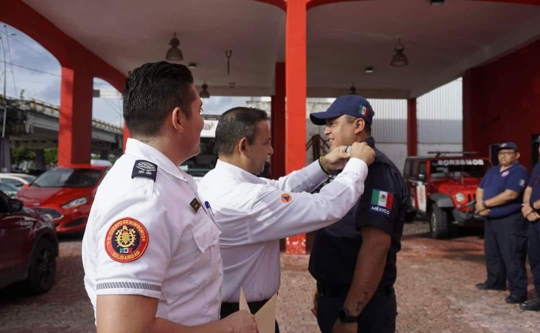 Gobierno reconoce desempeño de bomberos - Quinta Fuerza