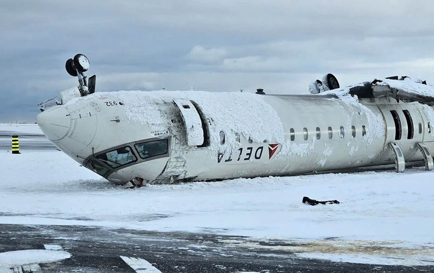 Delta Airlines ofrece 30 mil dólares a los pasajeros del avión que se ...