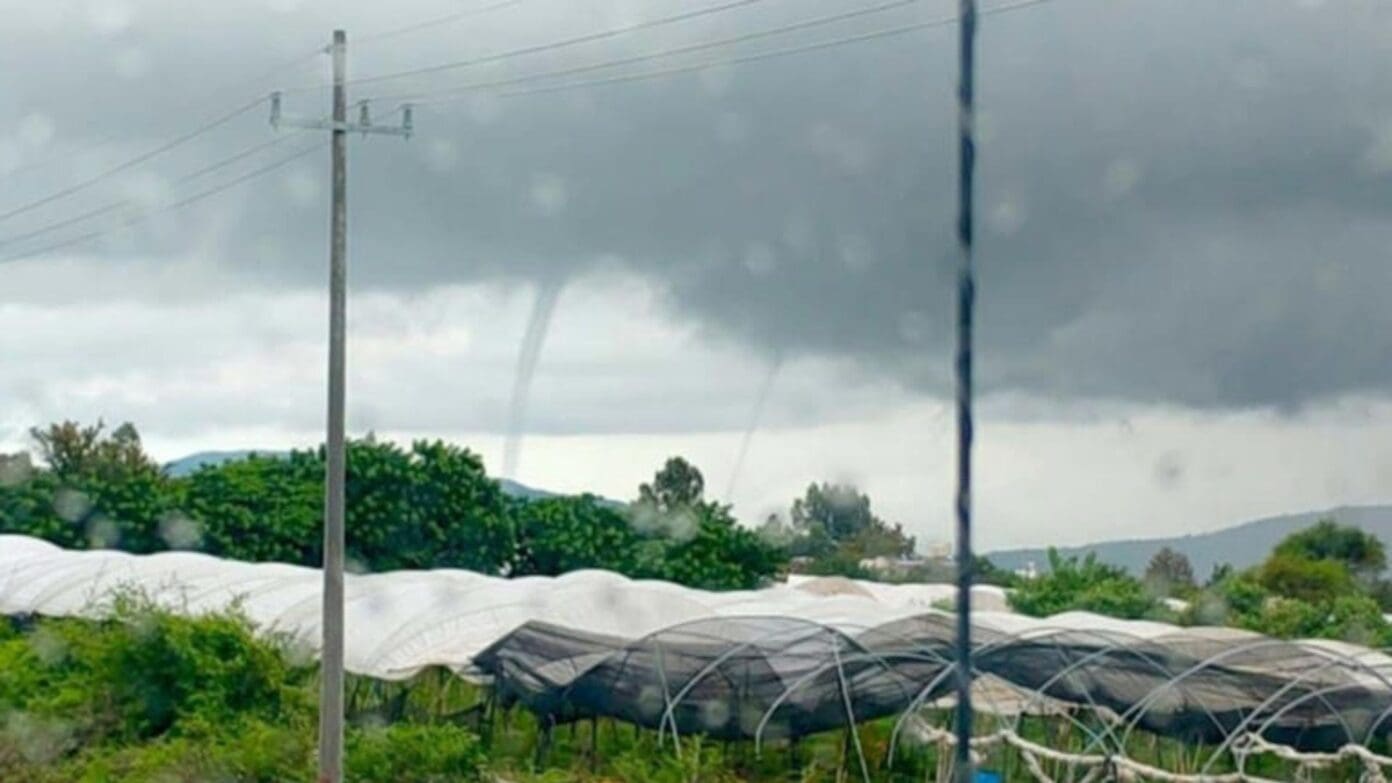 Video: Registran dos trombas marinas sobre el Lago de Chapala en Jalisco - Quinta Fuerza