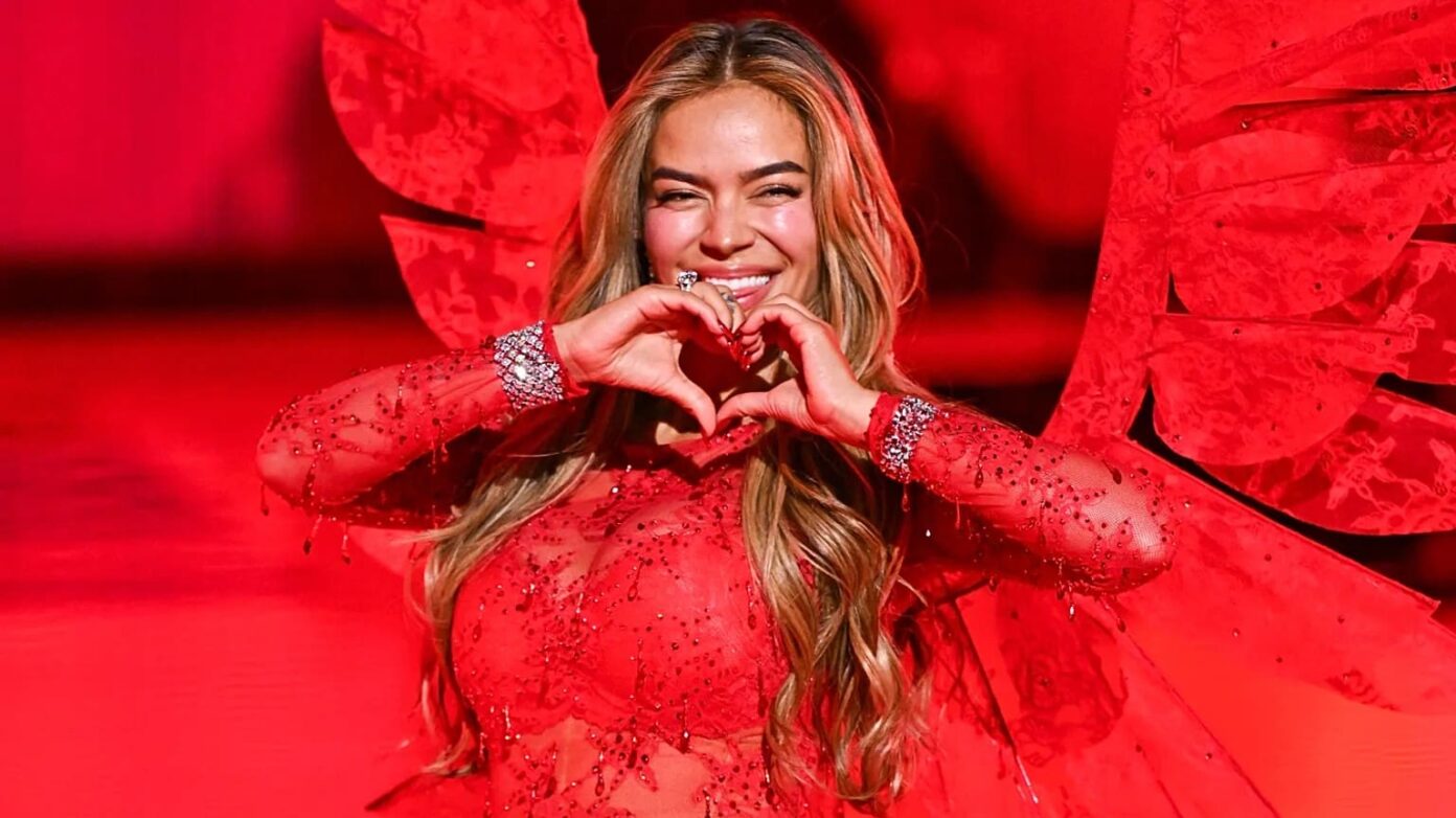 Video: Karol G debuta como "ángel" de Victoria's Secret en Nueva York - Quinta Fuerza